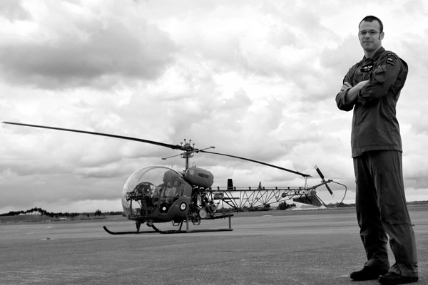 Líder da equipe de demonstração aérea ‘Red Checkers’, da Força Aérea da ...