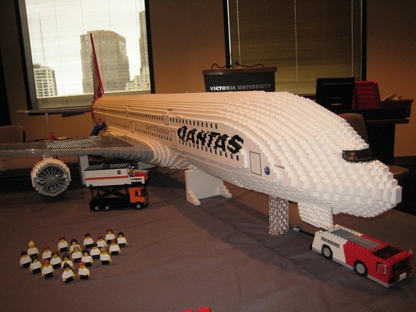 Conheçam o A380 da Qantas feito totalmente de Lego – Cavok Brasil