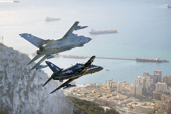Está em andamento o Exercício Militar ‘Pirate Rock’ da RAF em Gibraltar ...