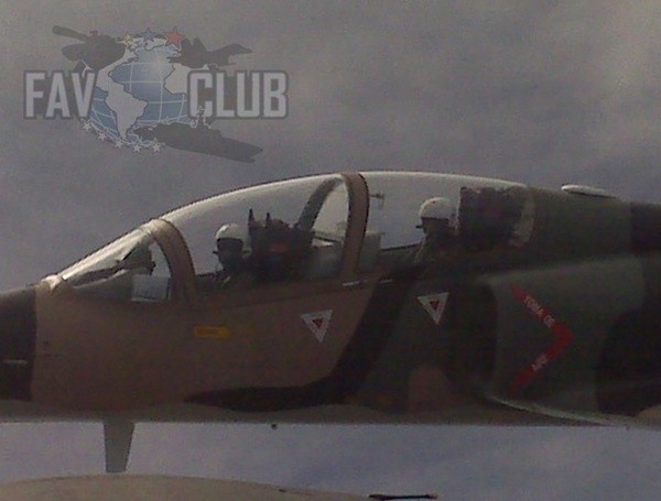 IMAGENS: Aviões K-8W da Venezuela em voo – Cavok Brasil