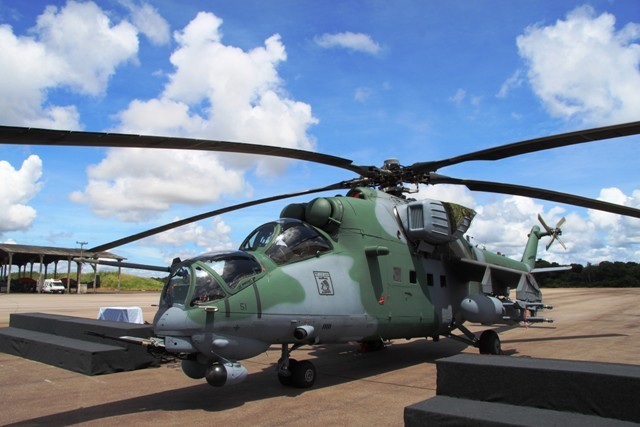 IMAGENS: Helicópteros Mi-35 (AH-2) Sabre são entregues oficialmente ...
