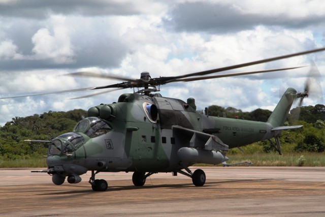IMAGENS: Helicópteros Mi-35 (AH-2) Sabre são entregues oficialmente ...