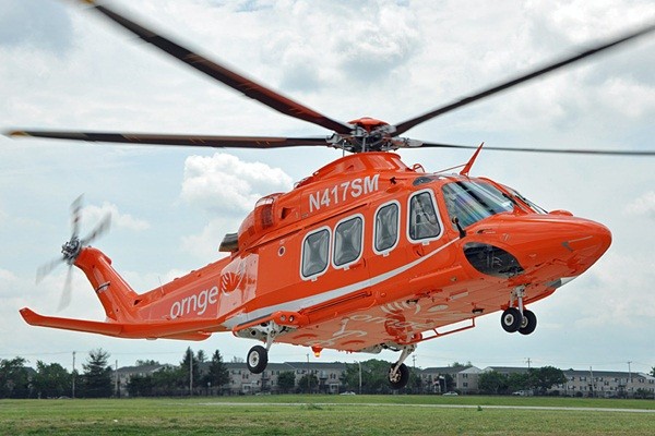 A empresa aero-médica canadense Ornge recebe seu primeiro helicóptero ...