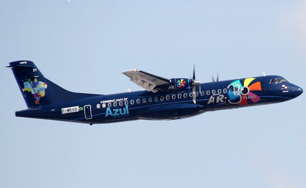 IMAGEM: ATR da Azul com pintura especial de 30 anos do fabricante ...