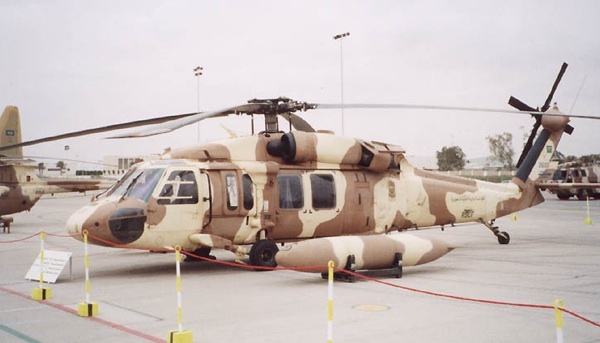 Sikorsky vai modernizar os helicópteros Black Hawk da Real Força ...