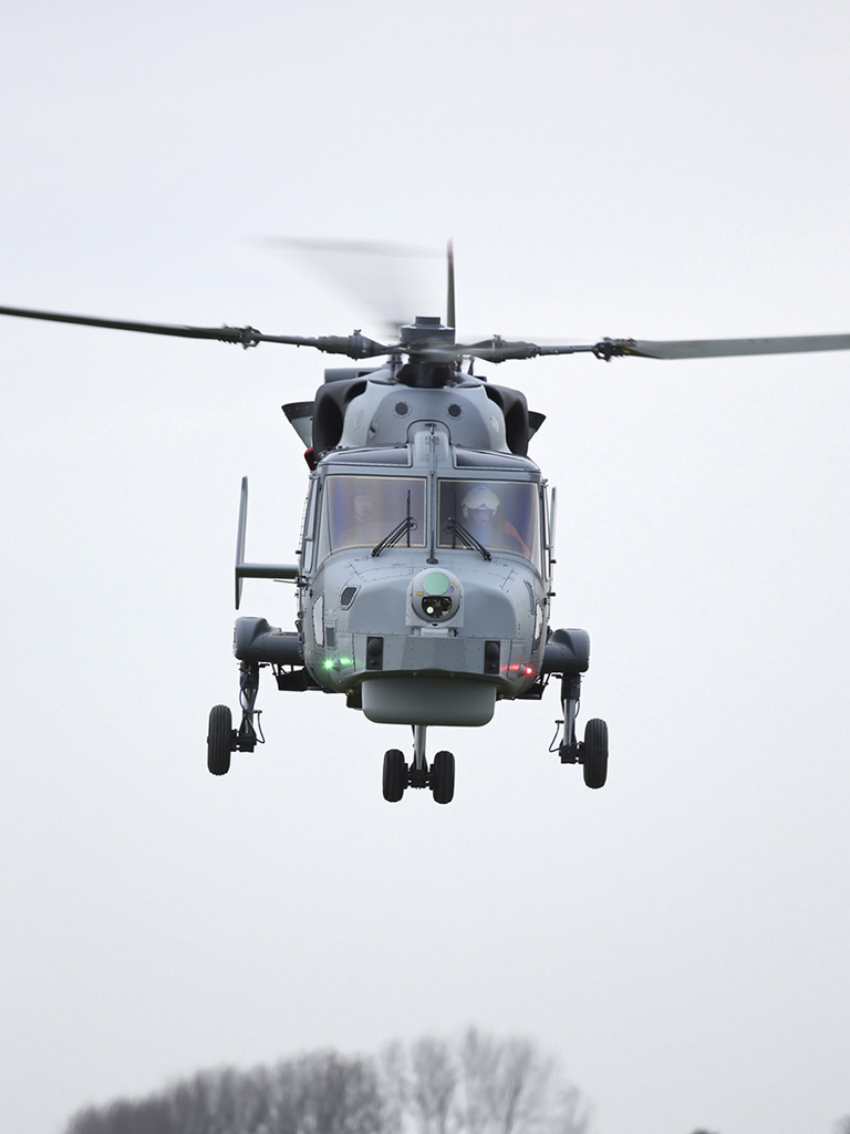 VÍDEO E IMAGENS: Primeiro helicóptero Wildcat para Marinha Real ...