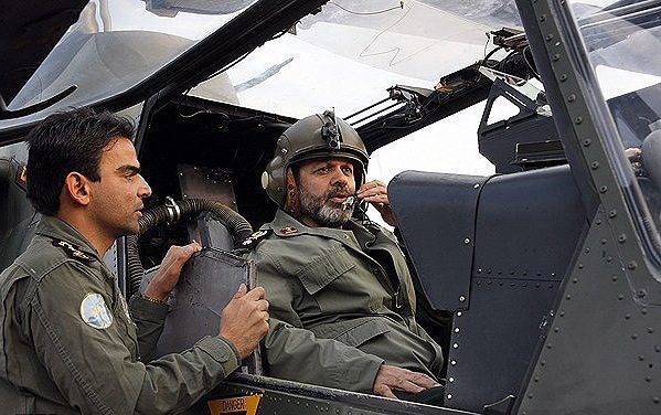 VÍDEO E IMAGENS: Irã apresenta o novo helicóptero de combate Toufan II ...