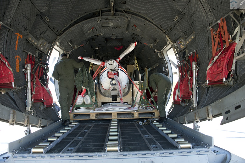 IMAGENS: Nova versão do treinador Alenia Aermacchi SF-260 com cockpit ...