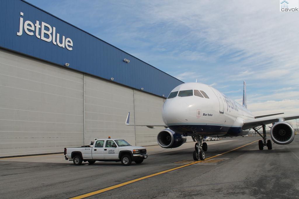 IMAGENS: JetBlue apresenta o primeiro Airbus A320 com Sharklets da ...