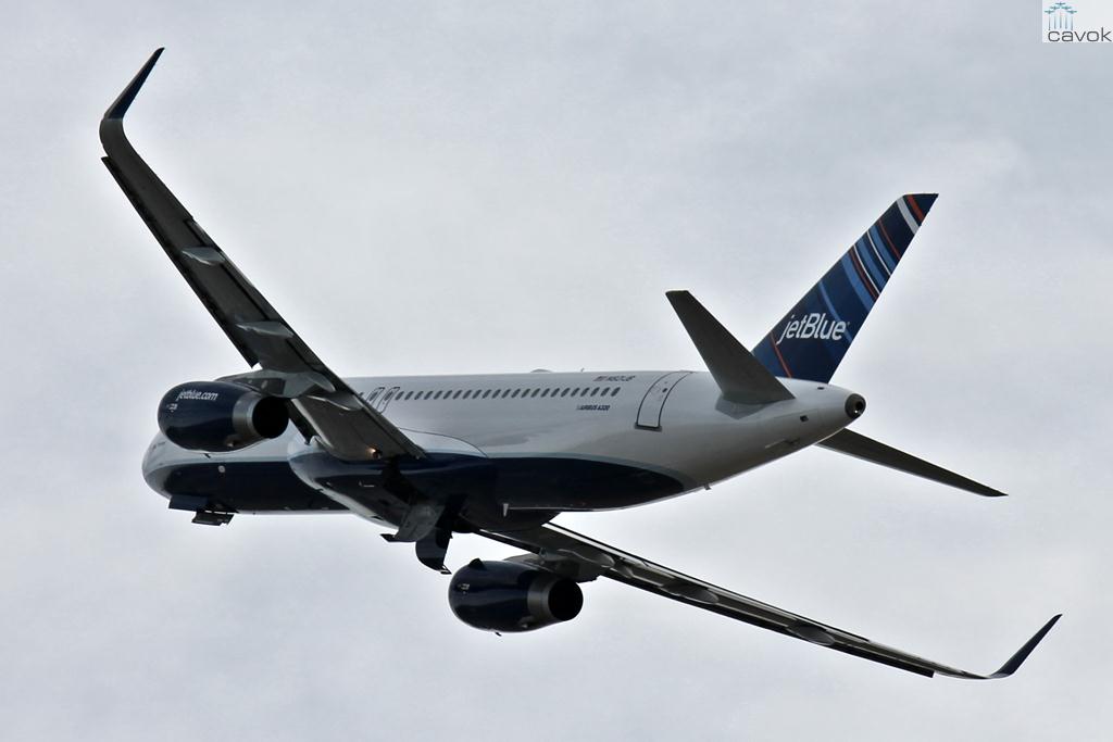 IMAGENS: JetBlue apresenta o primeiro Airbus A320 com Sharklets da ...