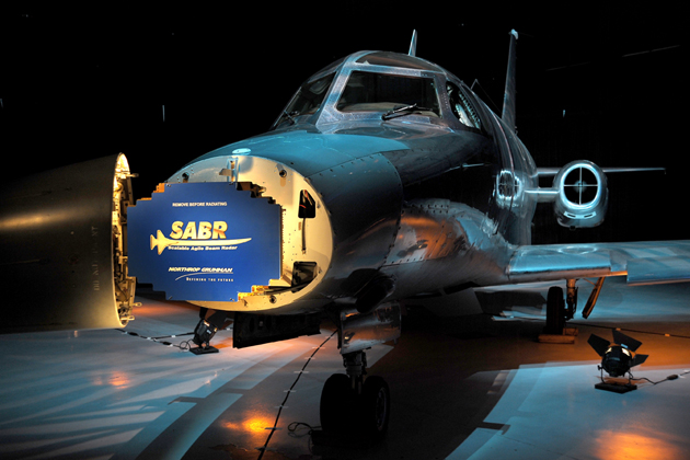 SABR da Northrop Grumman oferece capacidade de caças de quinta geração ...