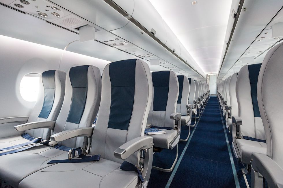 PARIS AIR SHOW: Interjet do México recebe sua primeira aeronave Sukhoi ...