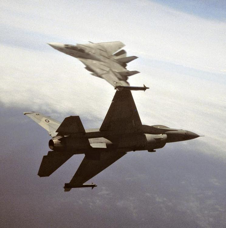 VÍDEO: F-16 Falcon vs F-14 Tomcat – Cavok Brasil