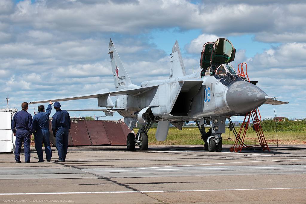 IMAGENS: Um pouco de MiG-31