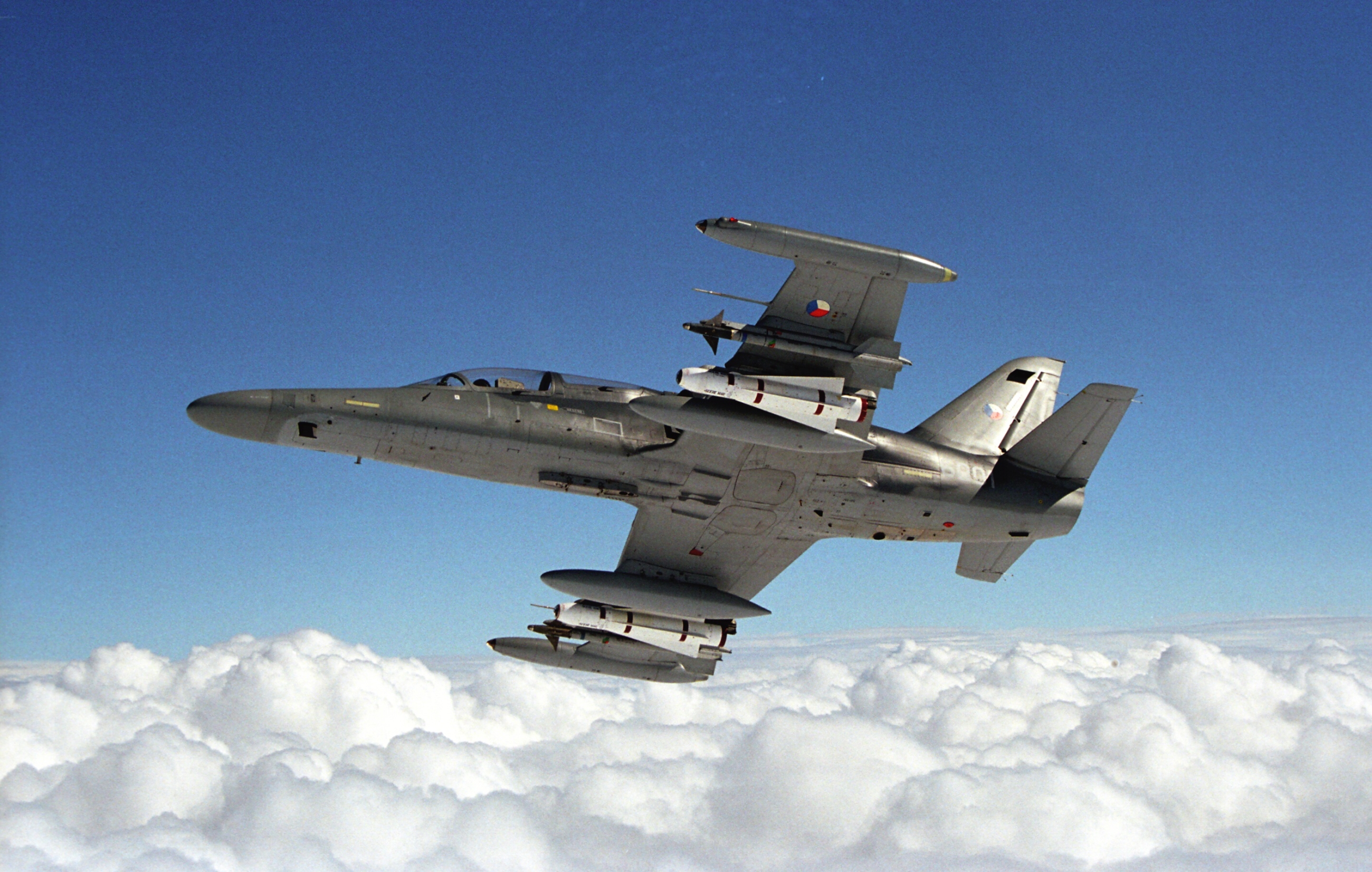 Governo checo aprova a venda de 15 jatos militares Aero L-159 Alca ao ...