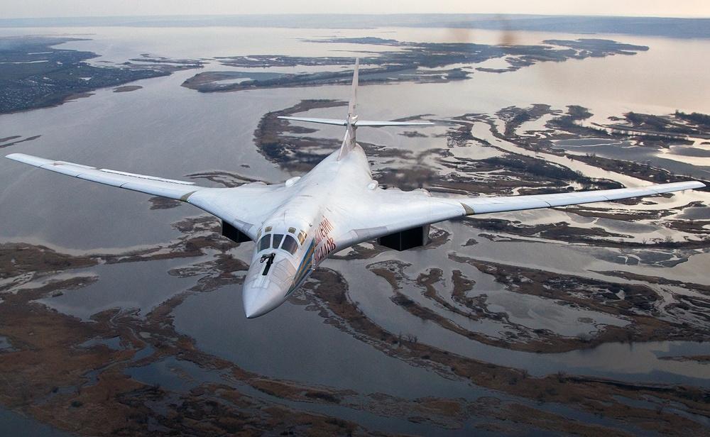 RÚSSIA: produção em série do bombardeiro estratégico Tupolev Tu-160 ...