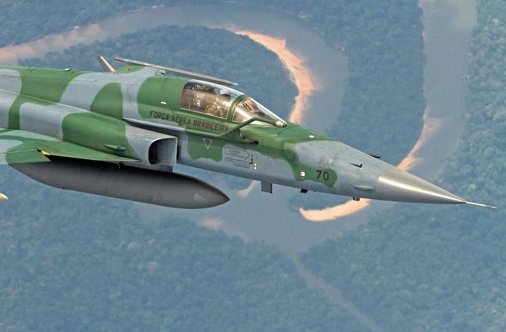 CATOBAR ou STOBAR: Qual o melhor?