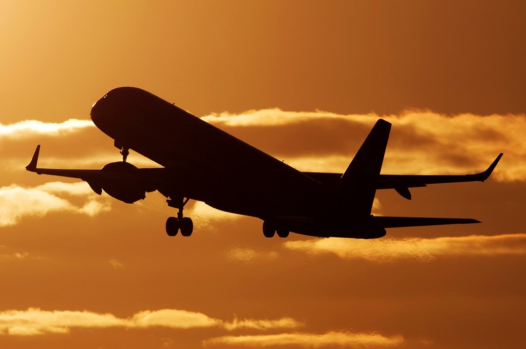 Embraer admite que pode aumentar ritmo de produção de E-Jets em 2016 ...