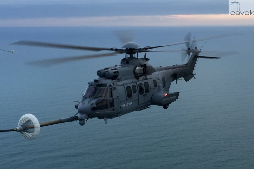 VÍDEO/IMAGENS: H225M Caracal francês em REVO com MC-130J da USAF