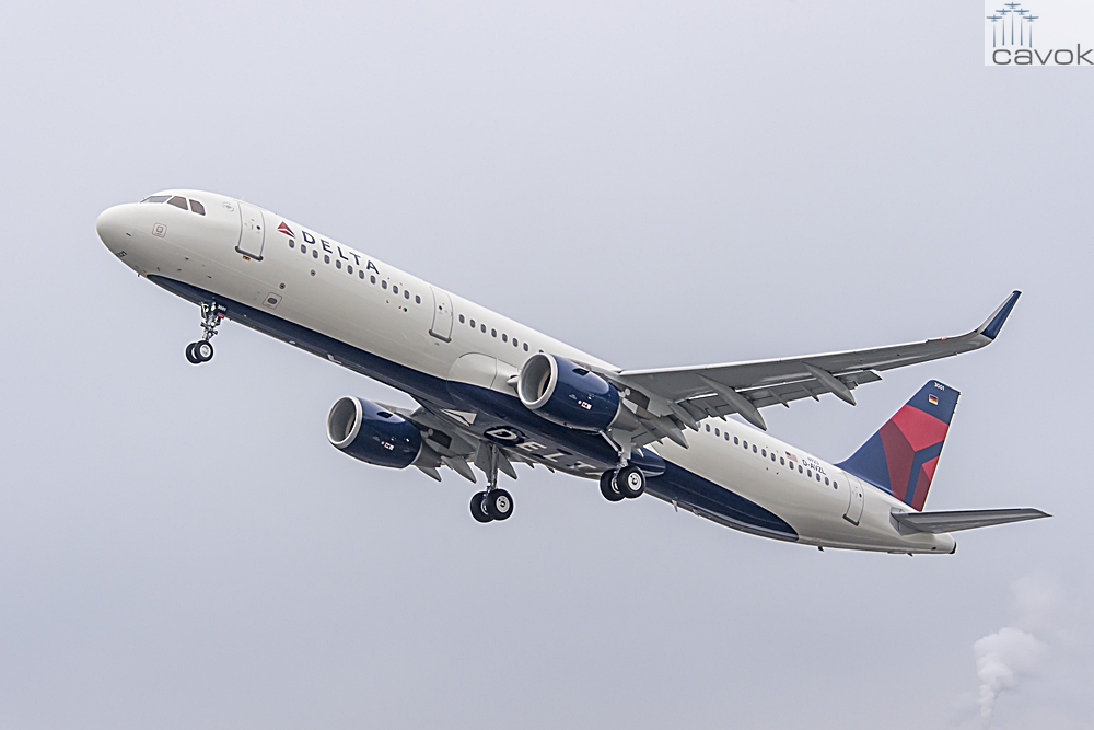 Delta encomenda 75 aeronaves CSeries 100 da canadense Bombardier e 37 ...