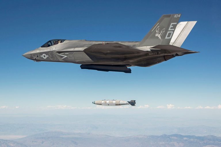 Caças F-35 Lightning II realizam com sucesso recorde de testes de ...