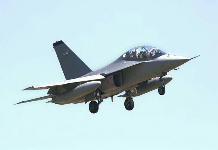 Força Aérea da China recebe primeiro jato de treinamento JL-10 – Cavok ...