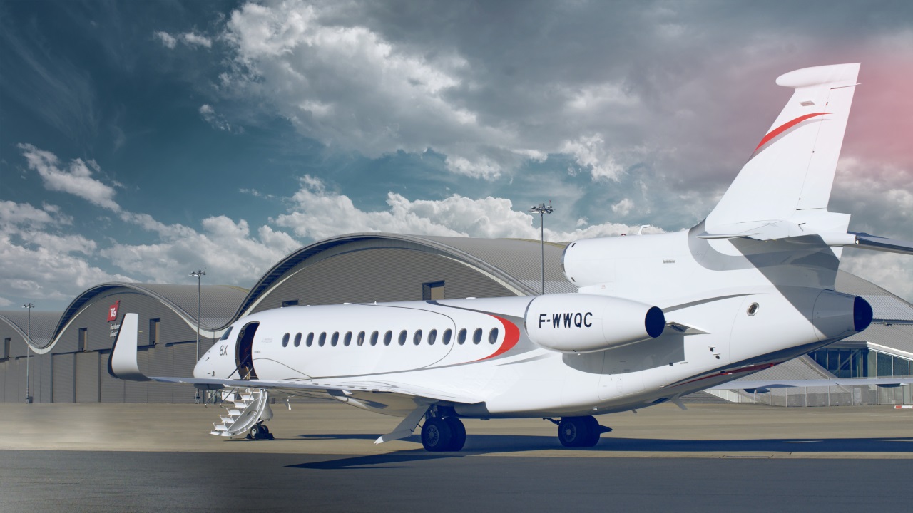 LABACE: Dassault apresenta pela primeira vez no Brasil o Falcon 8X ...
