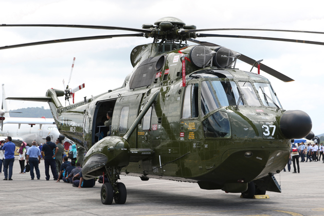 LIMA: Real Força Aérea da Malásia recebe primeiro helicóptero S-61 Nuri ...