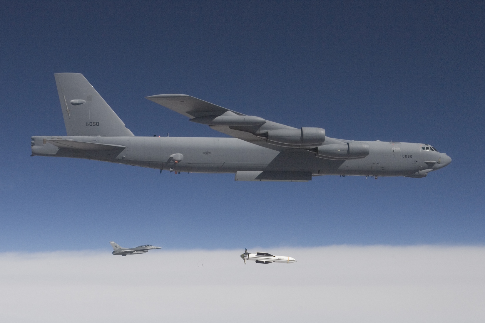 EUA usa MOAB no Afeganistão pela primeira vez – Cavok Brasil