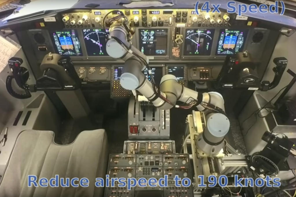 VÍDEO: Copiloto robótico pousa de forma autônoma um Boeing 737 em ...