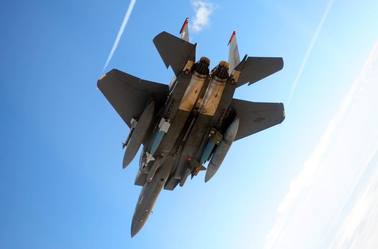 Lockheed Martin entrega 100.000ª bomba guiada a laser Paveway II Plus ...