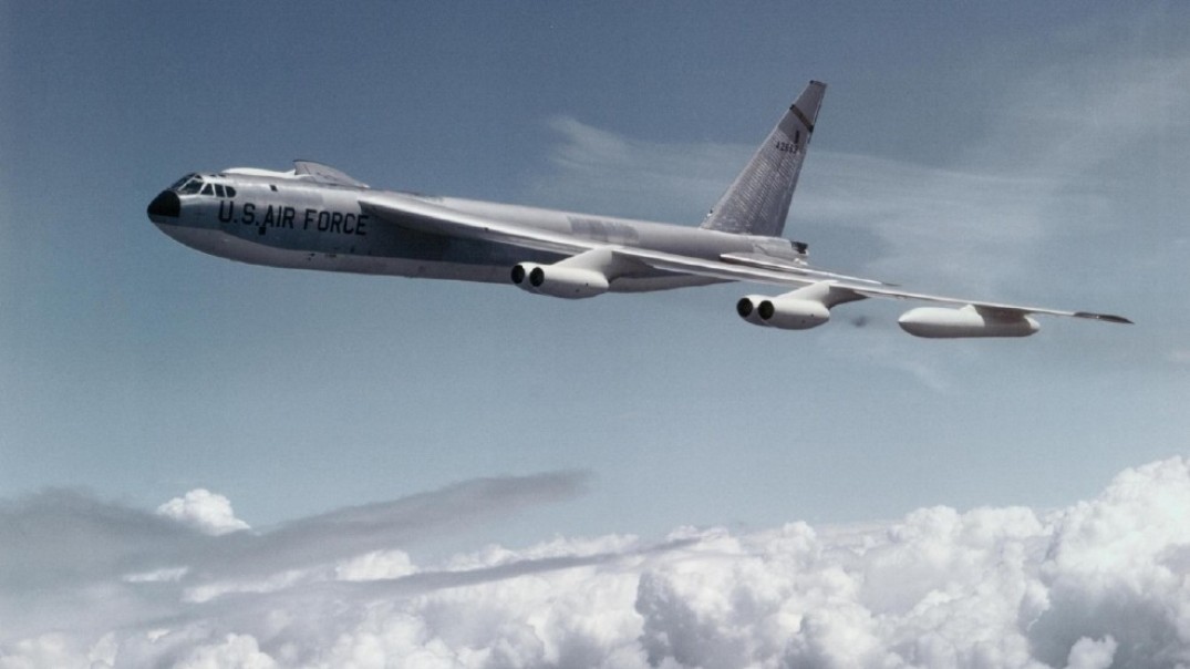 Rolls Royce oferece o Turbofan BR725 para a remotorização do B-52 ...