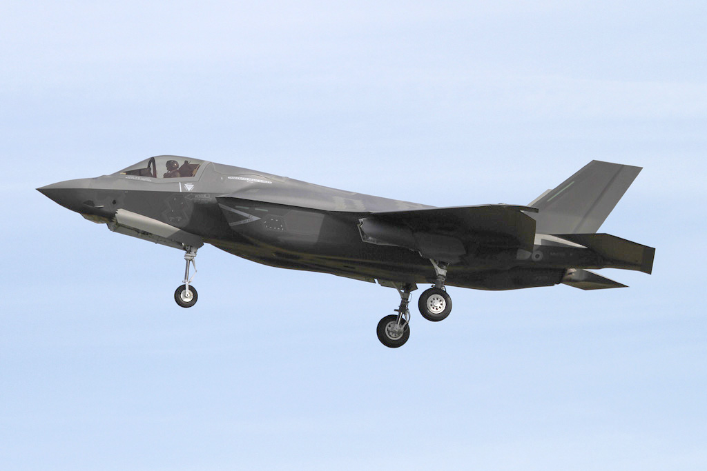 Voa o primeiro F-35B montado na Itália – Cavok Brasil