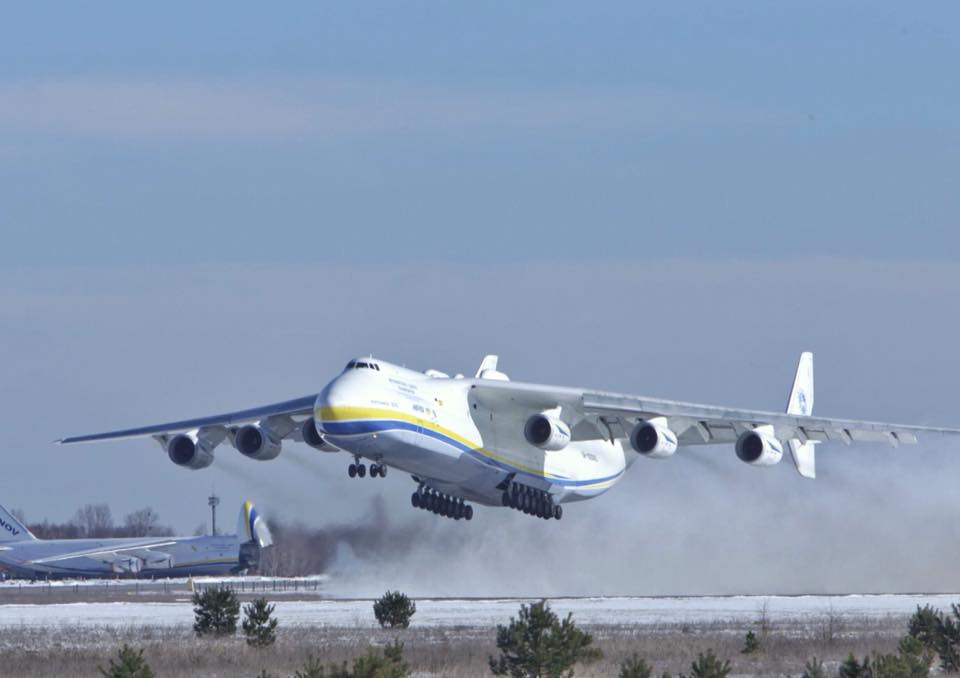 VÍDEO: Antonov An-225 volta a voar depois de revisão e modernização ...