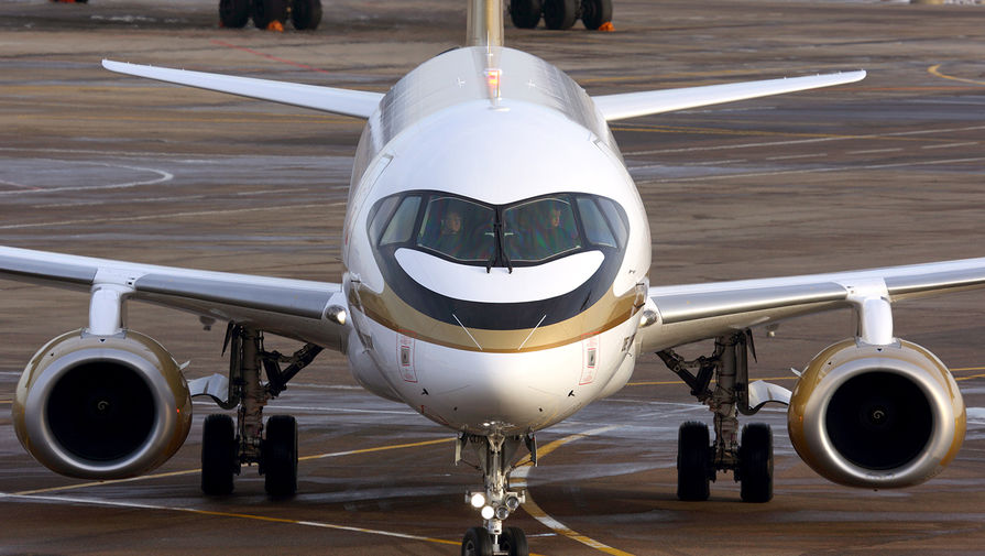 Sukhoi estuda novos modelos do SSJ100 incluindo uma versão cargueira ...