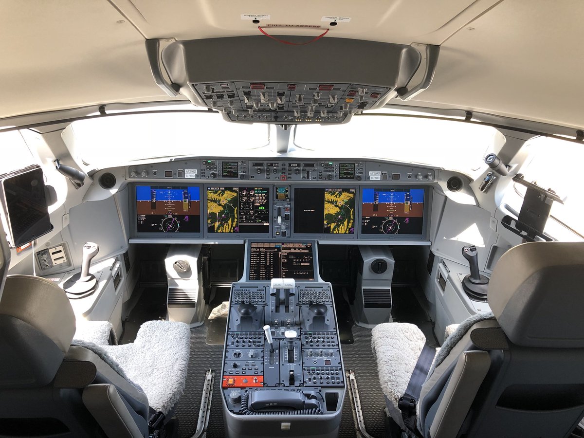 Aeronaves C Series agora apresentadas pela Airbus como Família A220 ...
