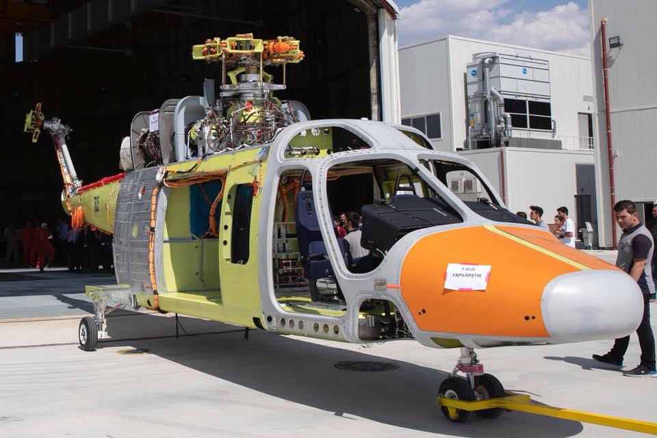 Turkish Aerospace Industries apresenta o primeiro protótipo do ...