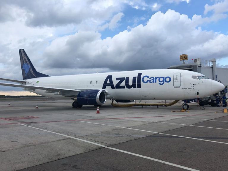 IMAGENS: Azul Cargo apresenta a sua primeira aeronave cargueira 737 ...