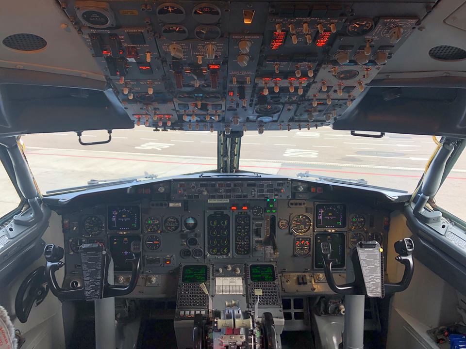 IMAGENS: Azul Cargo apresenta a sua primeira aeronave cargueira 737 ...