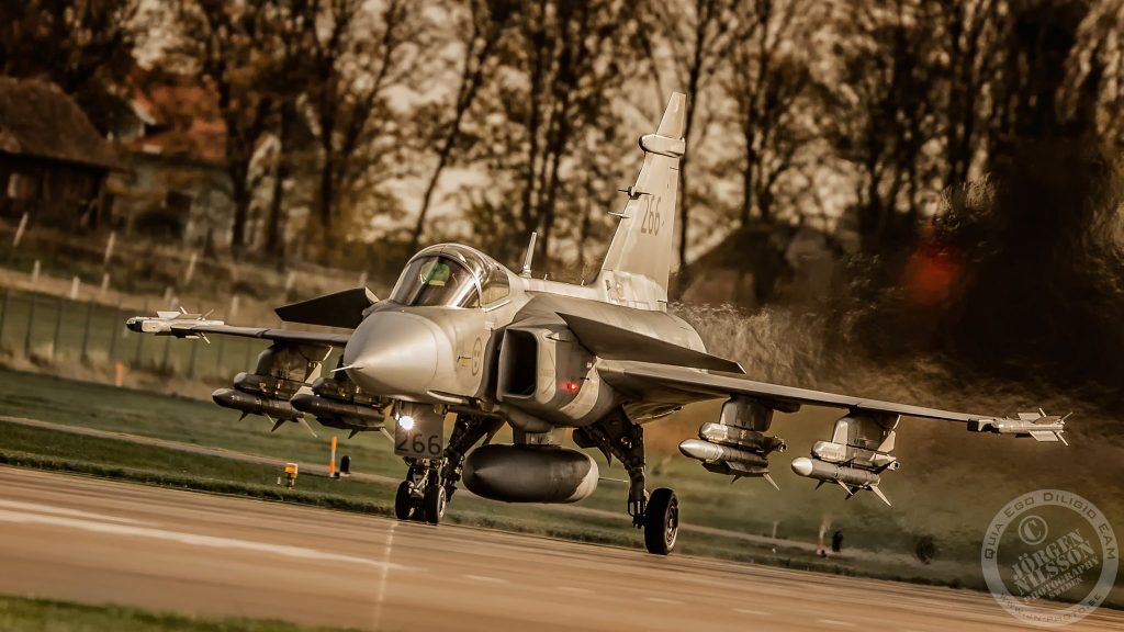 IMAGENS: Gripens suecos armados com mísseis Meteor – Cavok Brasil