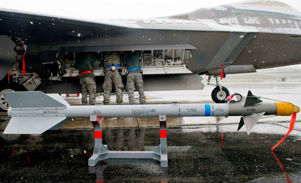 Raytheon recebe grande contrato para mísseis AIM-9X Block II Sidewinder ...
