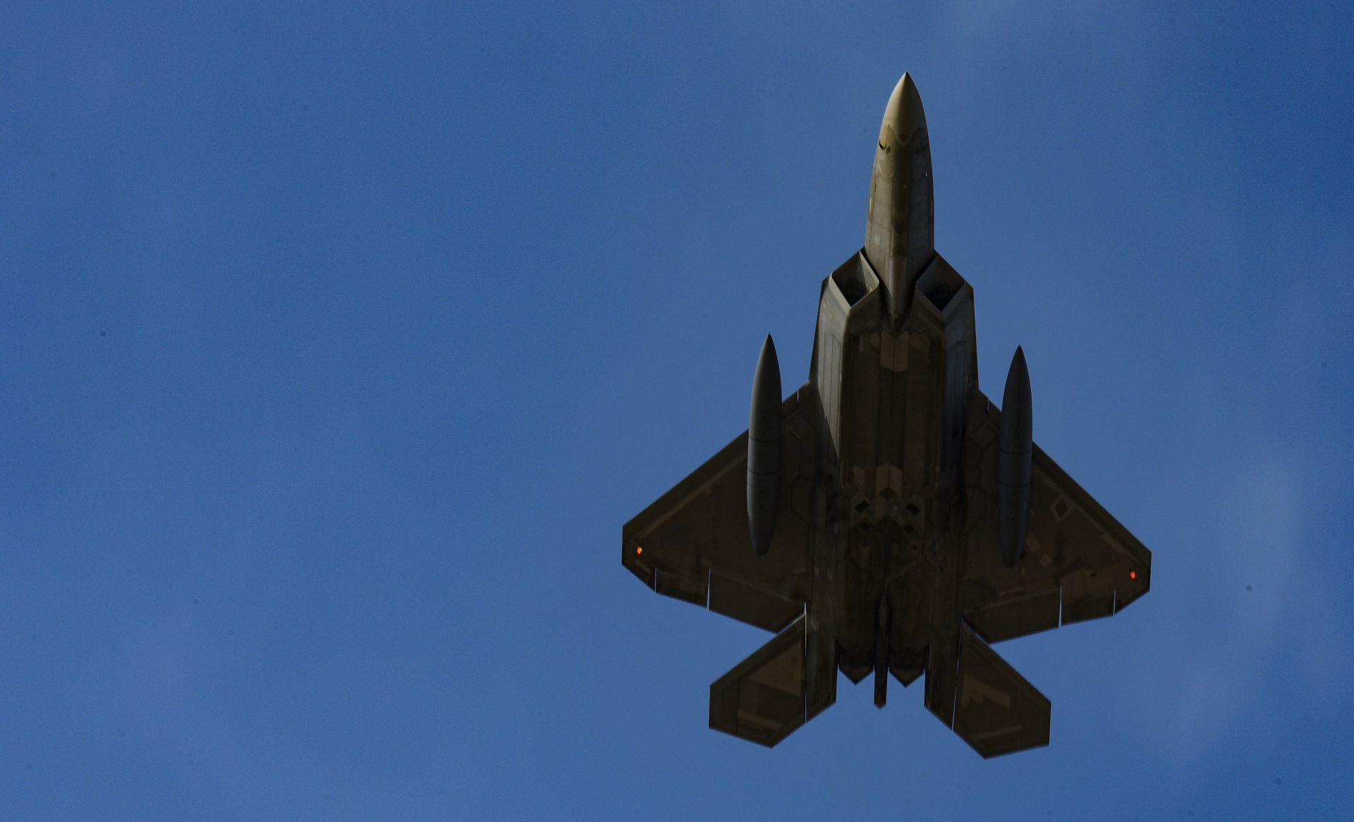 IMAGENS: USAF realiza “Elephant Walk” com seus F-22 Raptor – Cavok Brasil