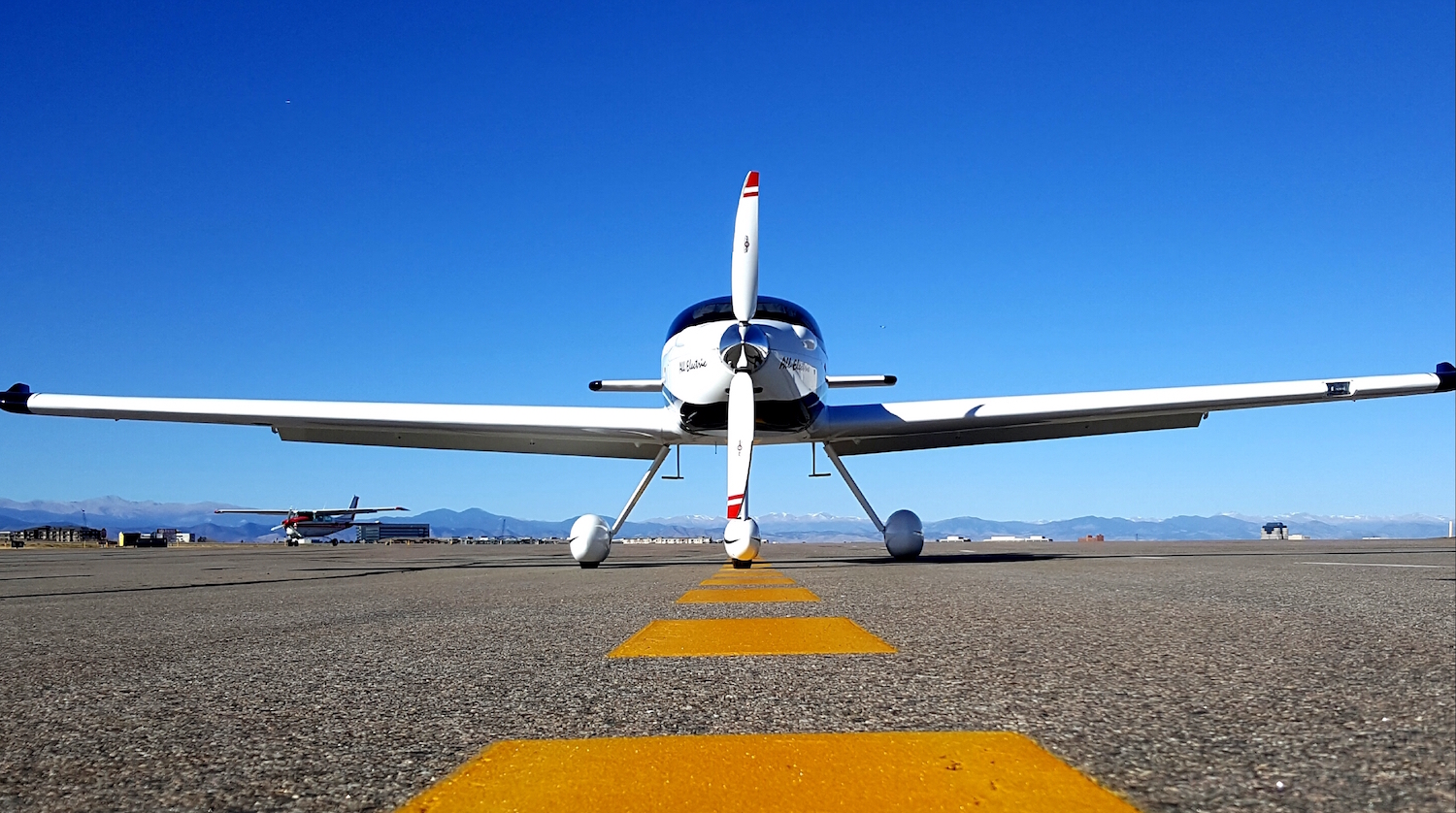 VÍDEO: Aeronave Sun Flyer 2 completa primeiro voo com motor elétrico ...