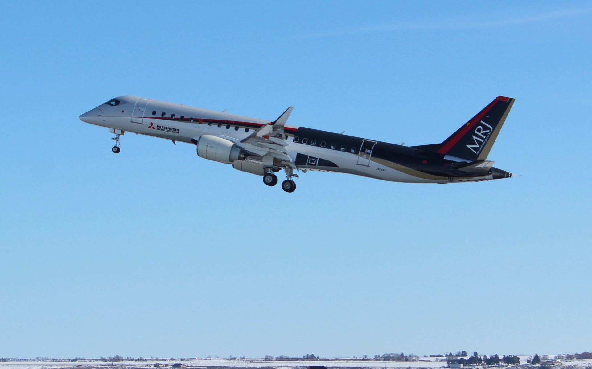 MRJ inicia voos de testes de certificação – Cavok Brasil