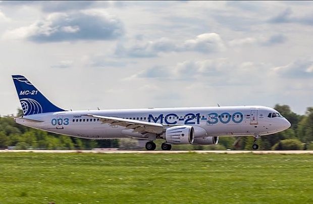 Irkut MC-21-300 faz o primeiro voo com uma cabine de passageiros ...
