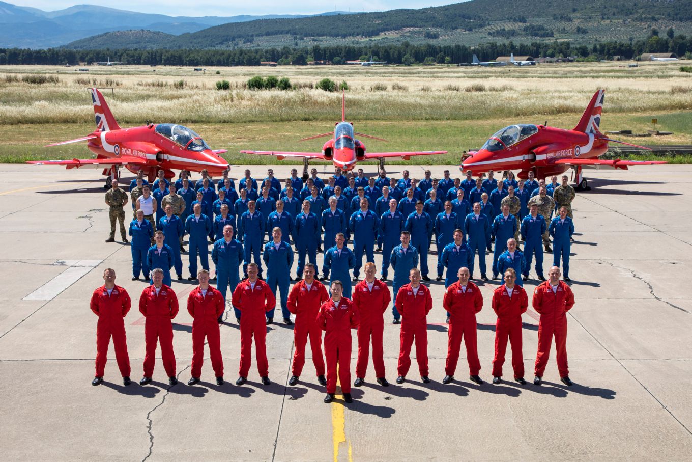 Red Arrows inicia temporada de demonstrações que terá passagem pela ...