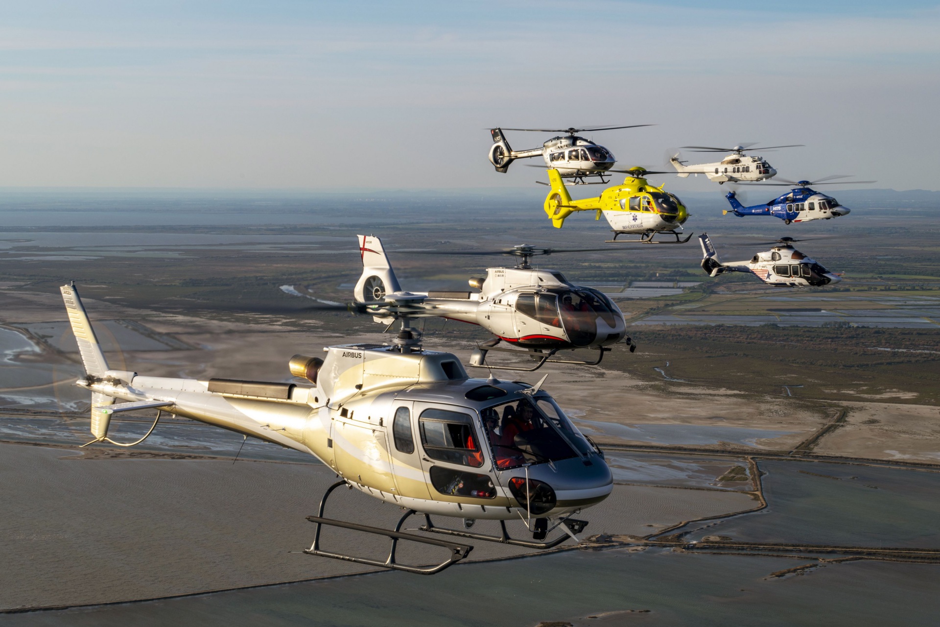 VÍDEO: Airbus Helicopters realiza voo em formação com toda sua linha ...