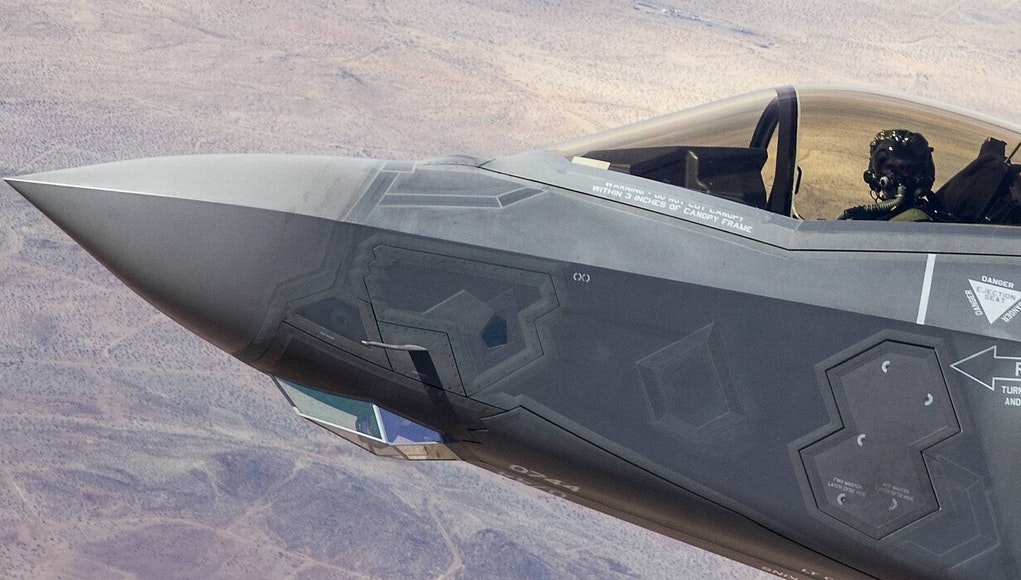 Lockheed entrega o 500º Sistema de Direcionamento Eletro-Óptico (EOTS) para o programa F-35 ...