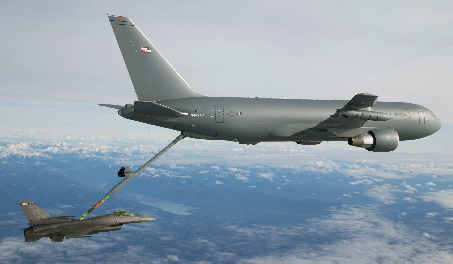 Emirados Árabes Unidos solicita compra de três reabastecedores KC-46A ...