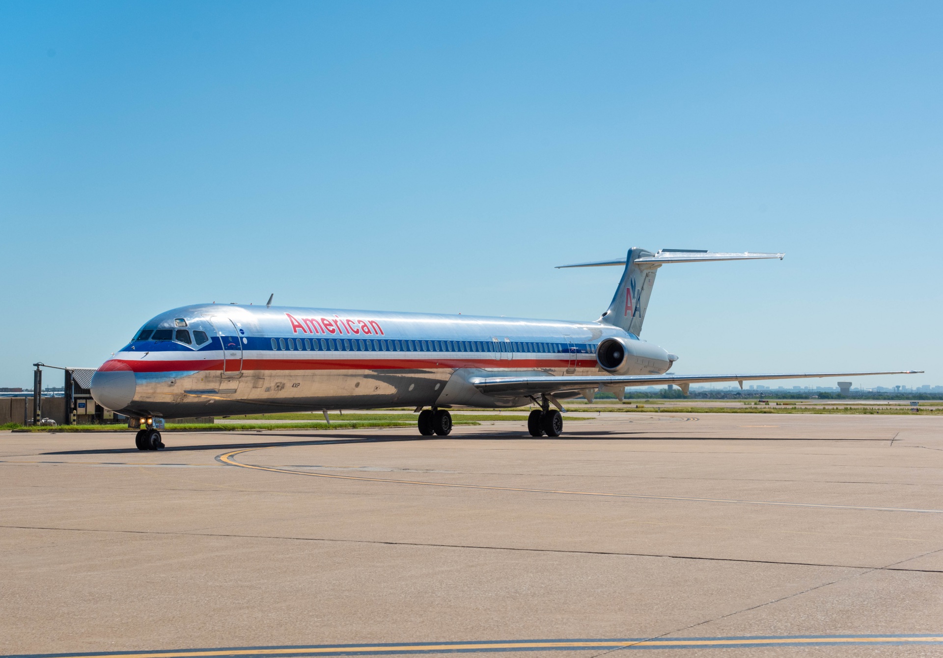 FIM DE UMA ERA: American aposenta seu último MD-80 – Cavok Brasil